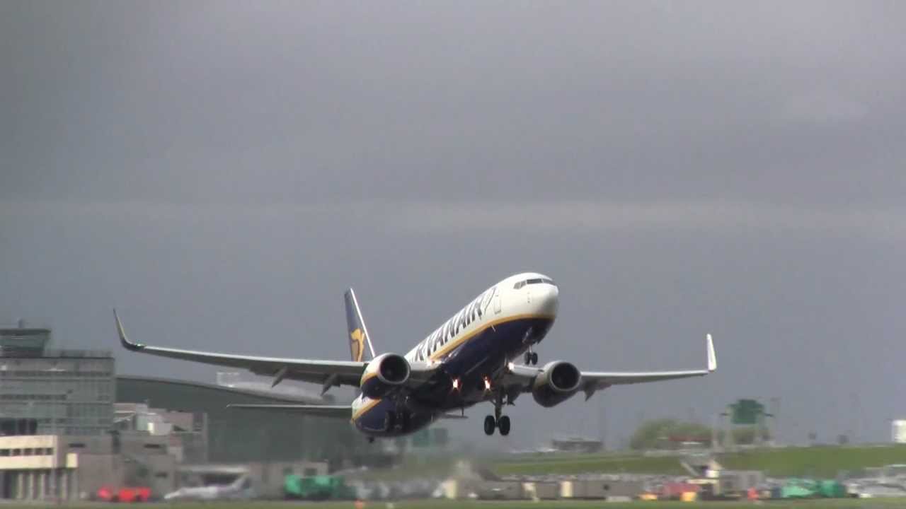 Ryanair Boeing 737-800 Takeoff (with ATC Audio) - YouTube