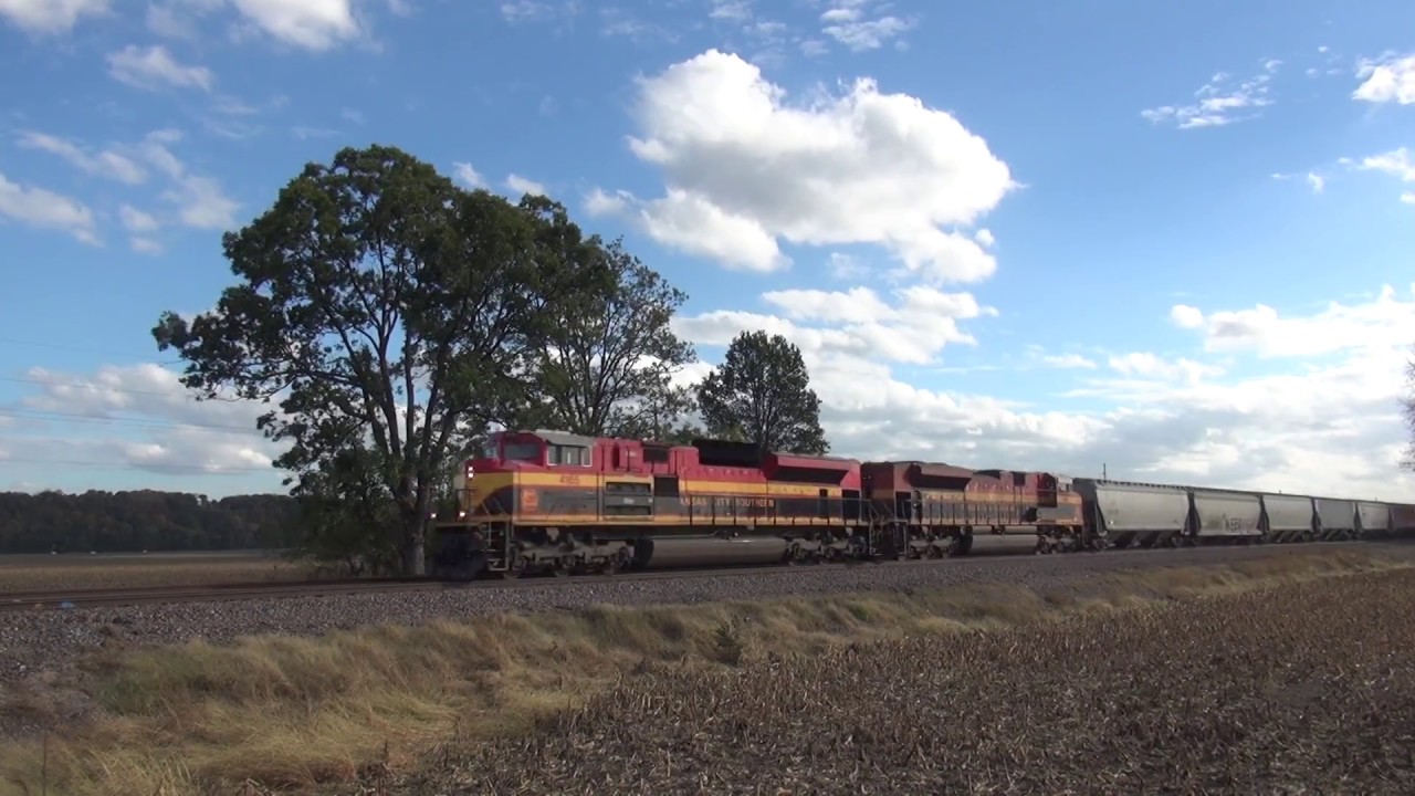 KCS 4165 4101 Lead a Northbound UP Empty Grain Train Columbia, IL 10/21/2017 - YouTube