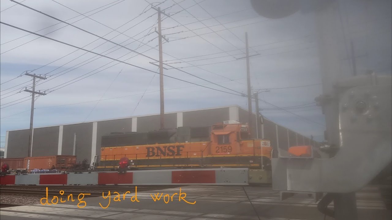 BNSF 2159 switch-up - YouTube
