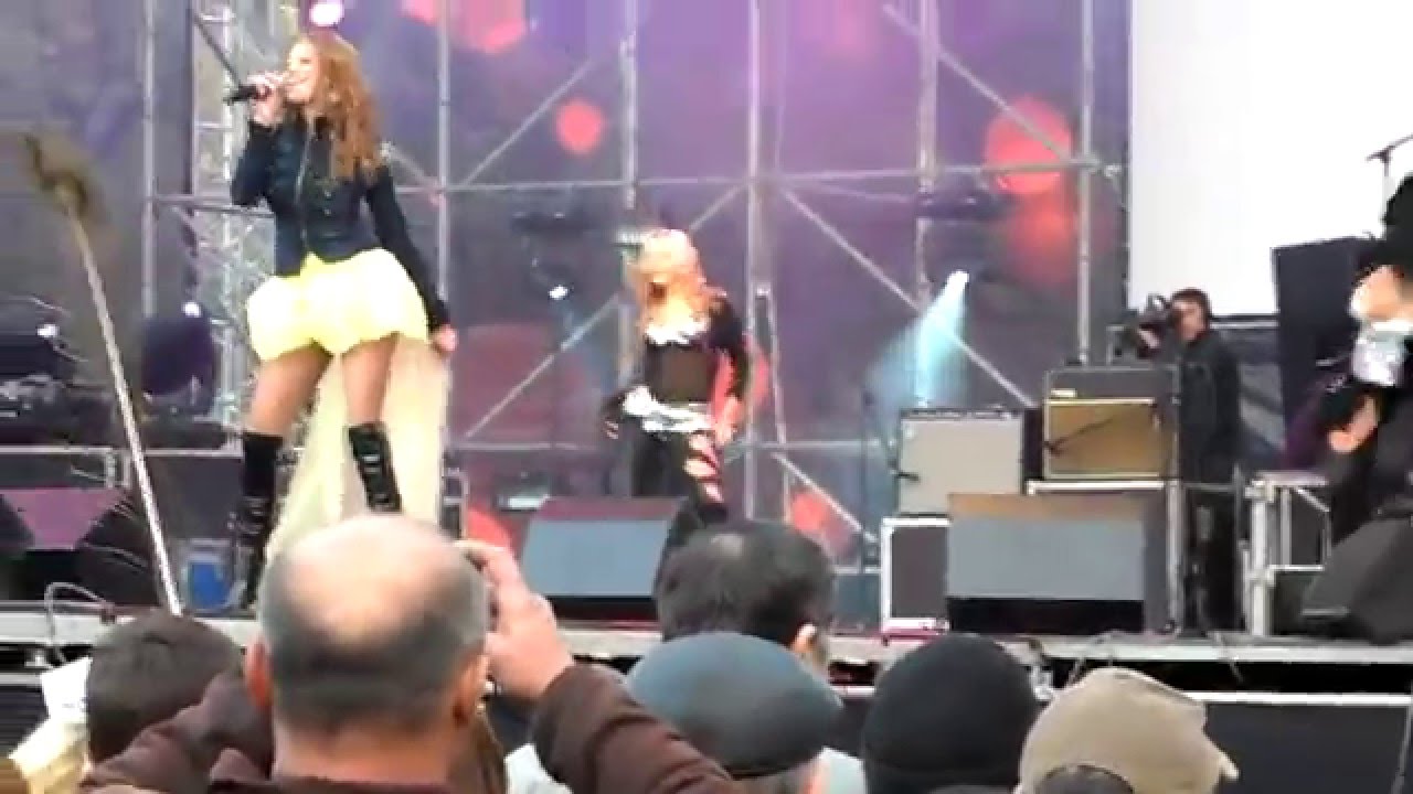 LAURA VETTY (ANGELY) Ziua Orasului Chisinau - YouTube