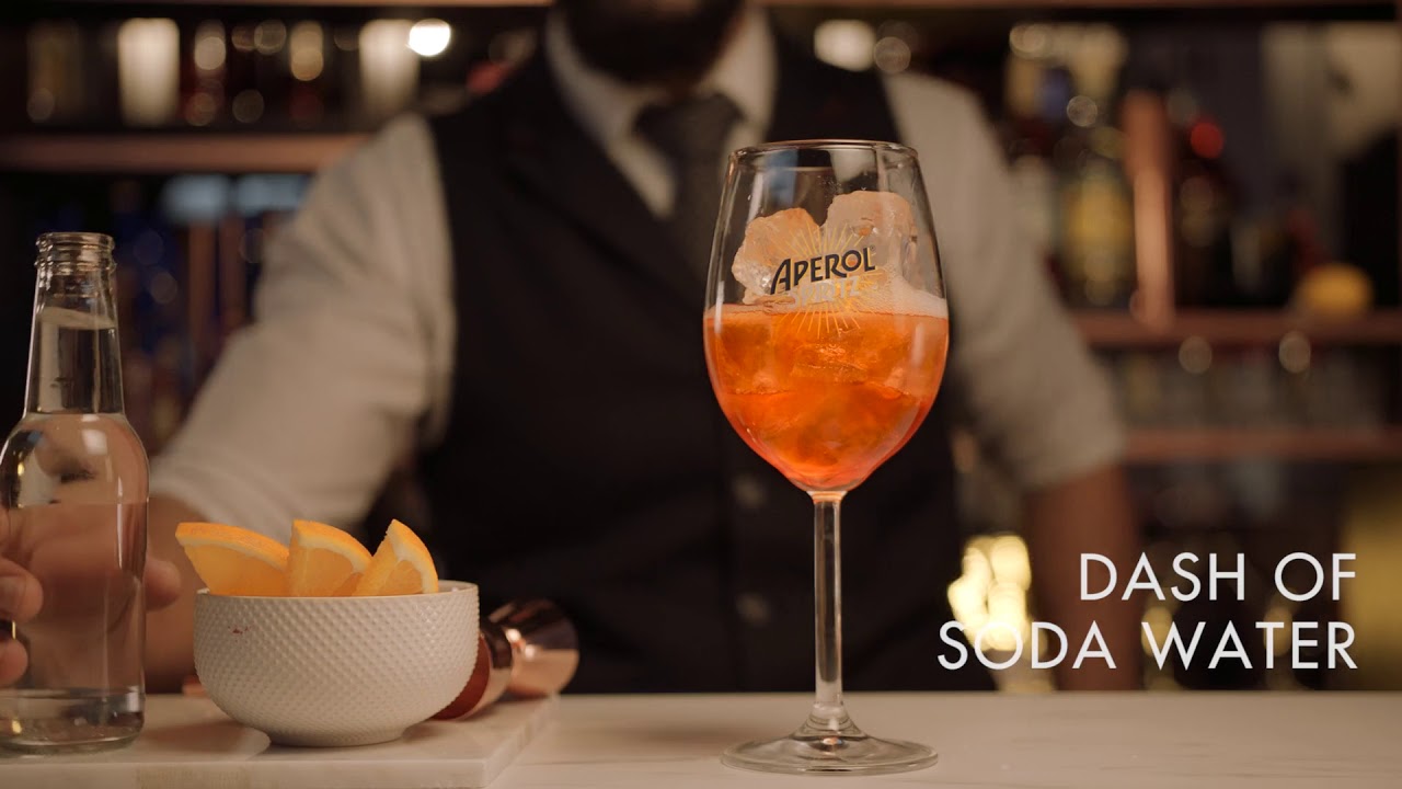 HOW TO MAKE AN APEROL SPRITZ - YouTube