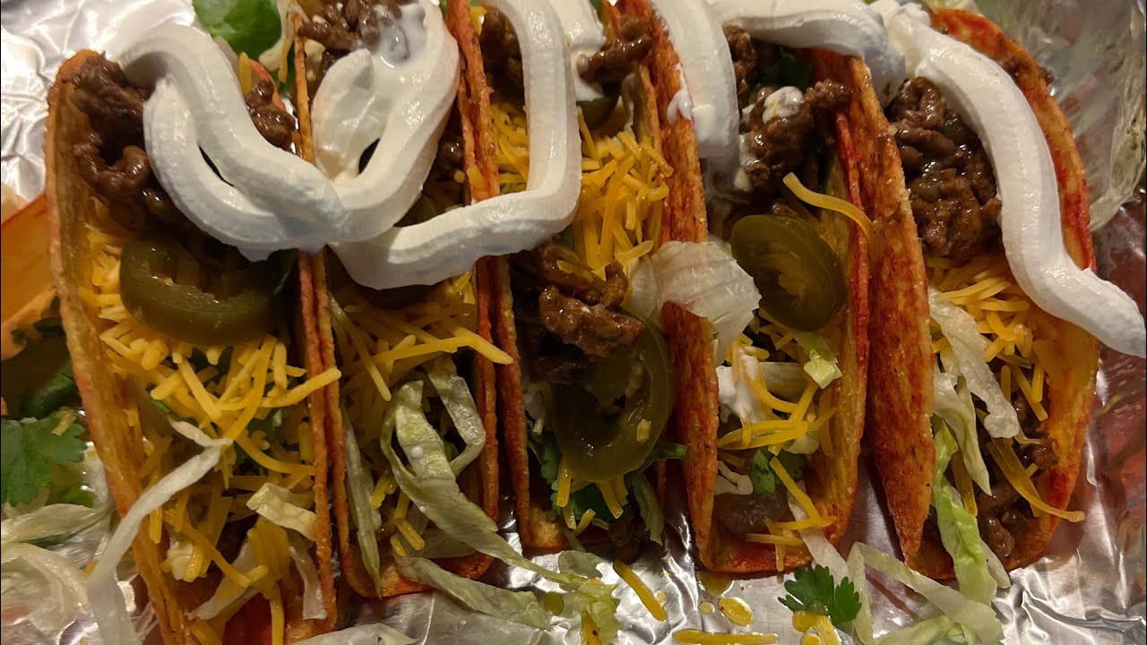 Mally Mal Millionaire Cooks Famous Tacos 😋 🌮 - YouTube