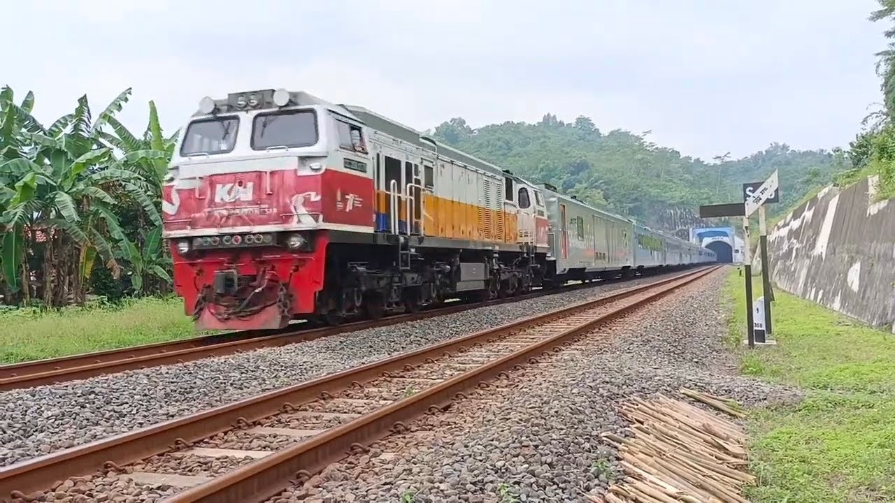 KOMPILASI HUNTING KERETA API TAKSAKA HYPE TRIP TAHUN 2023 - YouTube