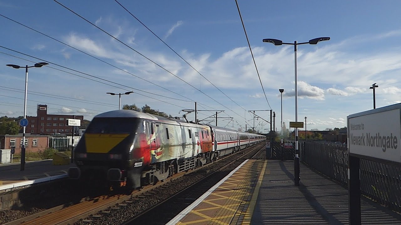 LNER 225 passes Newark Northgate with a 2 tone (28/10/22) - YouTube