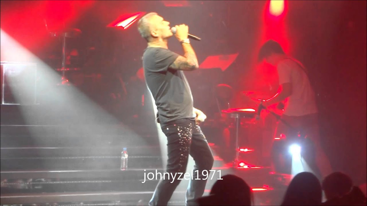 Στελιος Ροκκος / Εμενα Live @ Κεντρο Αθηνων 26-10-2013 - YouTube