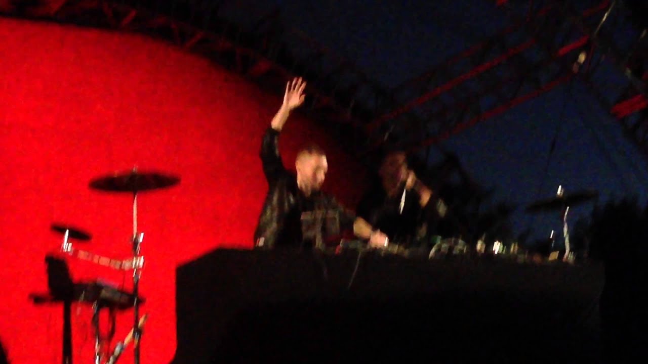 Galantis - Smile @ HARD Day of the Dead 2014 - YouTube