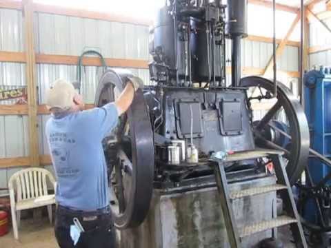 IHC 50 hp startup @ the Badger Steam & Gas Engine show 2015 - YouTube