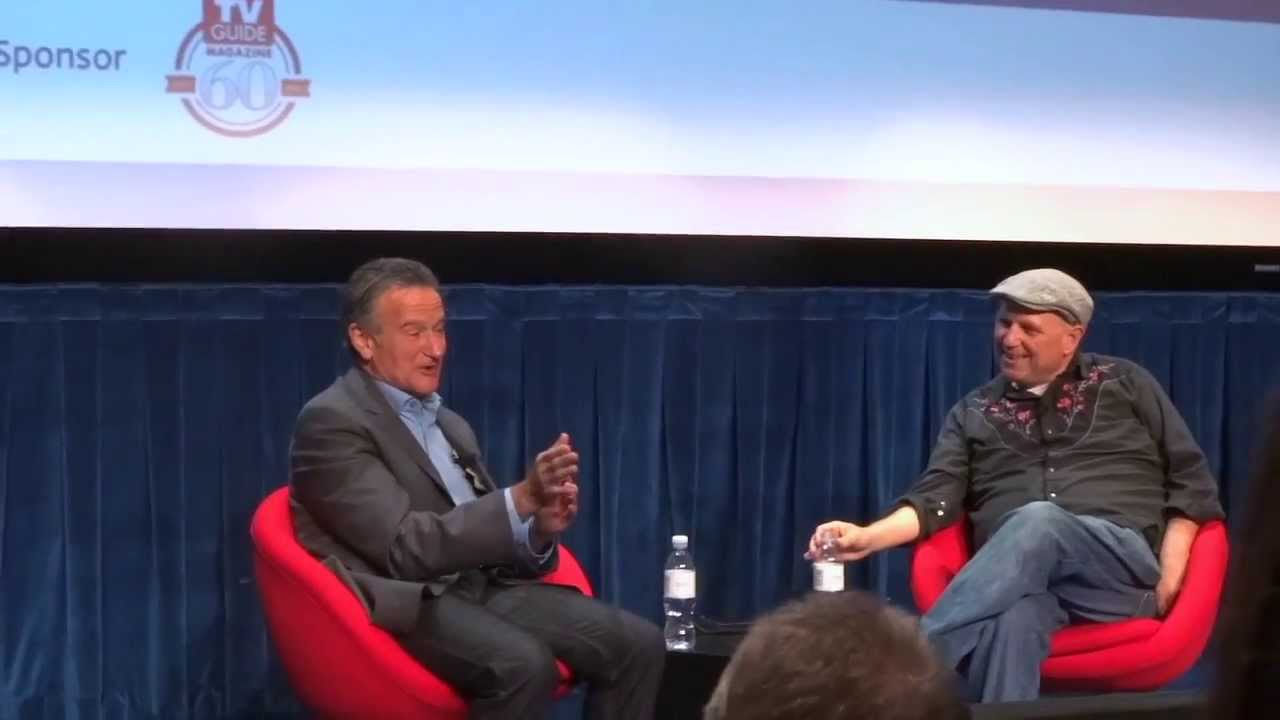 Robin Williams Crows Like Peter Pan from "Hook" at Paley Center - YouTube