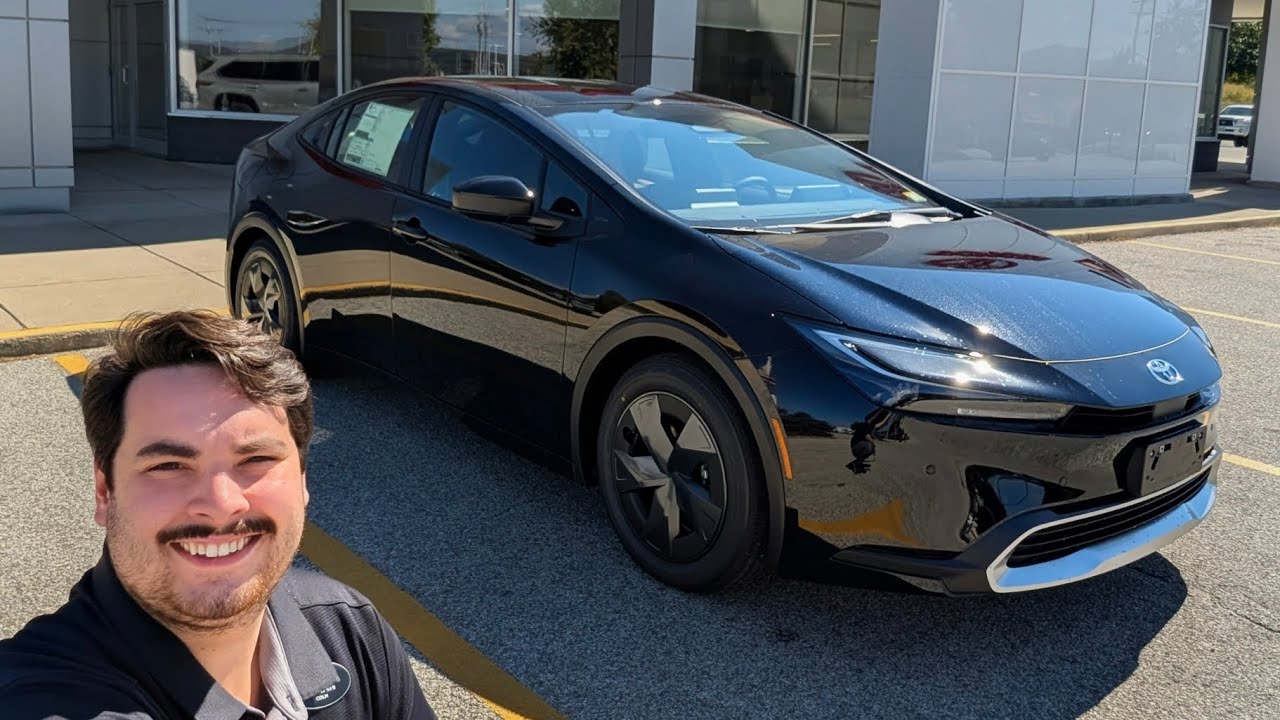 2026 Toyota Prius Plug-In SE in Midnight Black Metallic - YouTube
