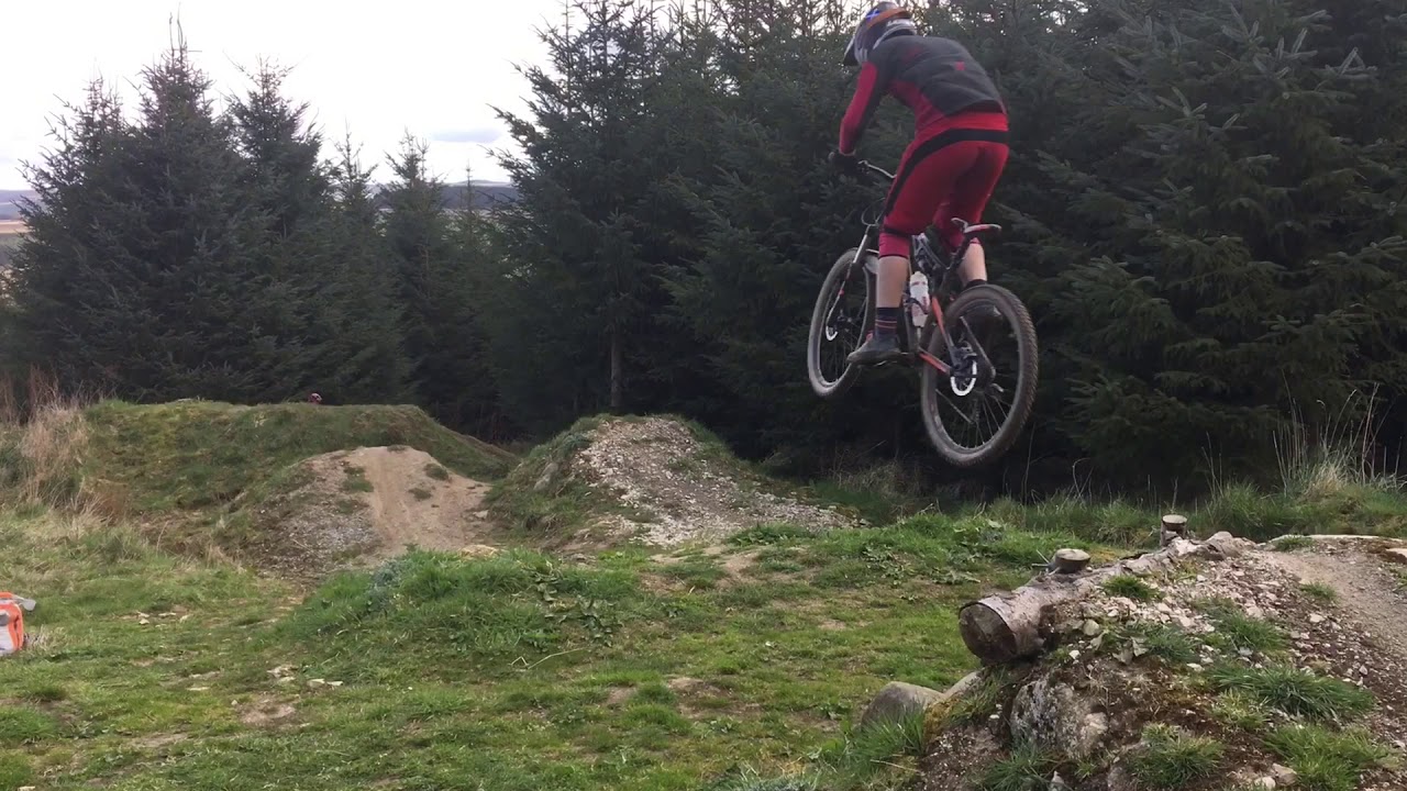 Practicing the highland hardline dh course at dh farm - YouTube