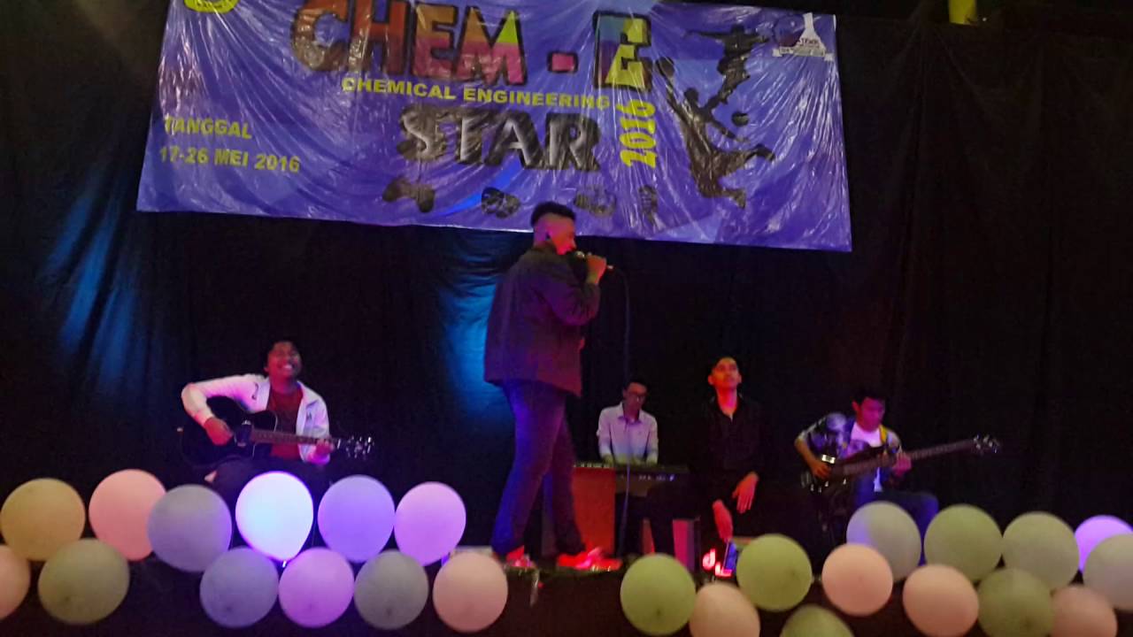SweetPart - Malam Biru (accoustic cover / Sandy Sandoro) at Chem-E STAR ...