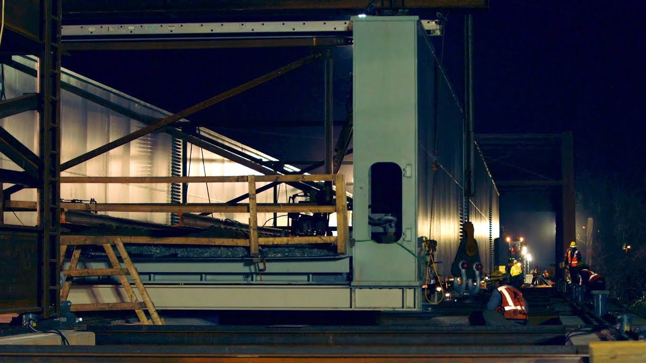 CSX | Bayview Yard Bridge Rollout - YouTube