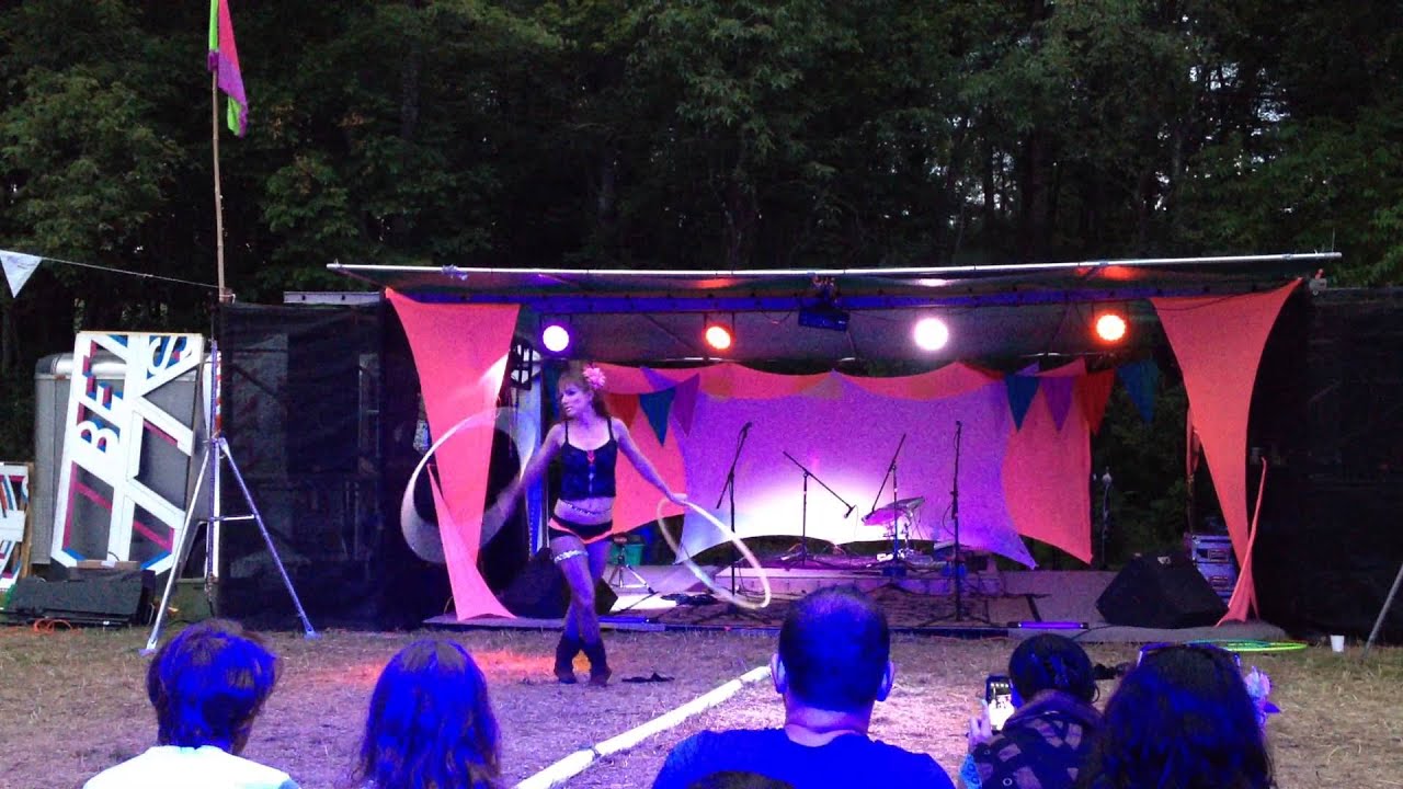 Gorgeous hooper rocks R2R Festival - YouTube