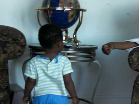 he kno how to give dap - YouTube