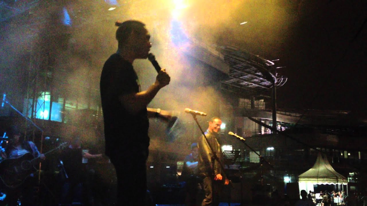 Supernova Rock Concert 2012 at NUS - YouTube