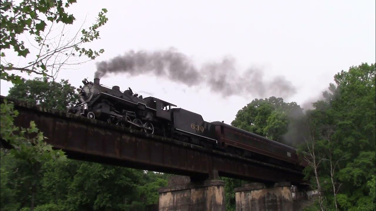 Trainspotting SOU #630 leads the TVRM missionary ridge local across the bridge - YouTube