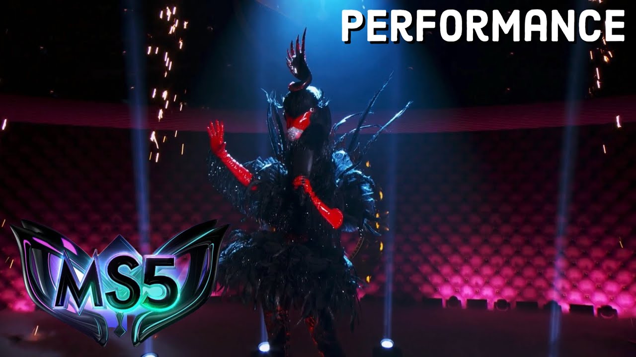 Black Swan sings “Use Somebody” by Kings Of Leon | THE MASKED SINGER ...