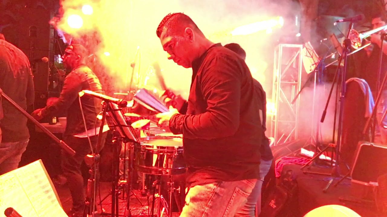 Ana - Paolo Plaza (Vivo) / Acompañamiento / Hector Bongo - YouTube