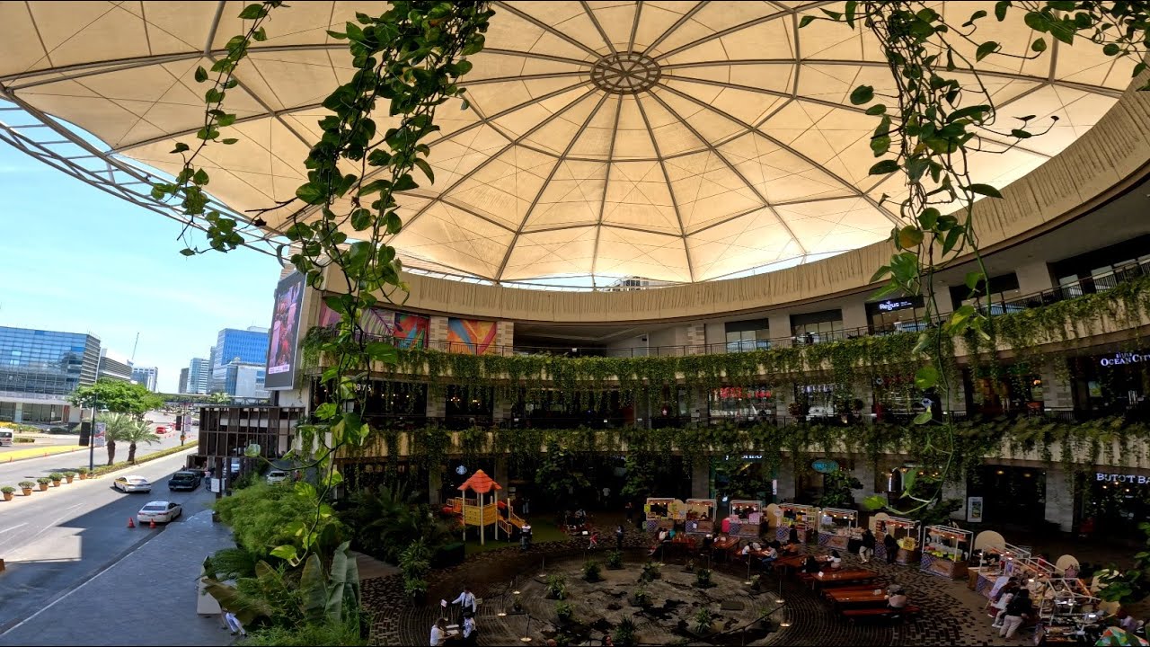 Festive Walk Mall [60FPS] Atrium & Blvd #exterior #view Iloilo City 🇵🇭 ...