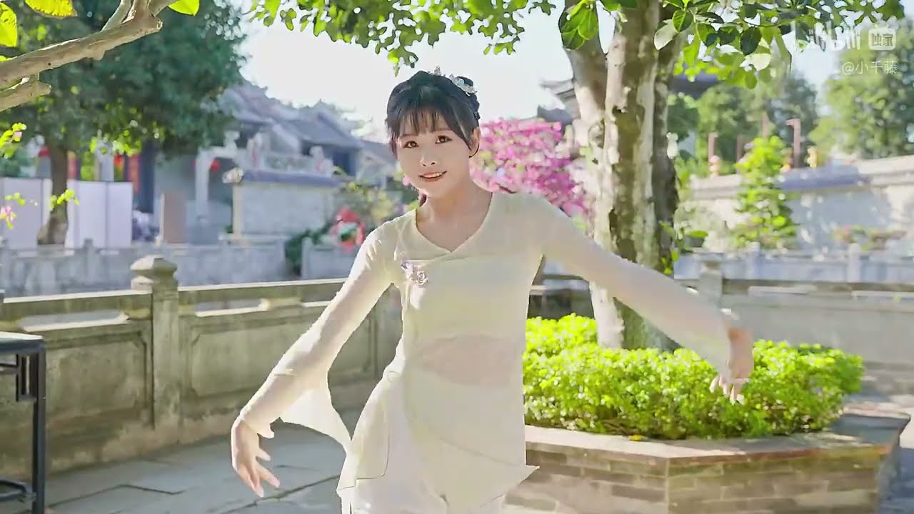 Luzhou Moon Xiao Qian Teng 1080p - YouTube