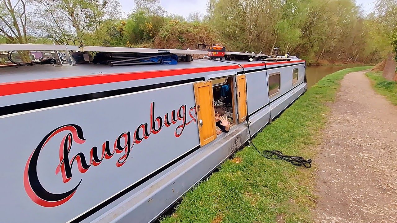 A Spring cruise and my first baby ducks! - YouTube