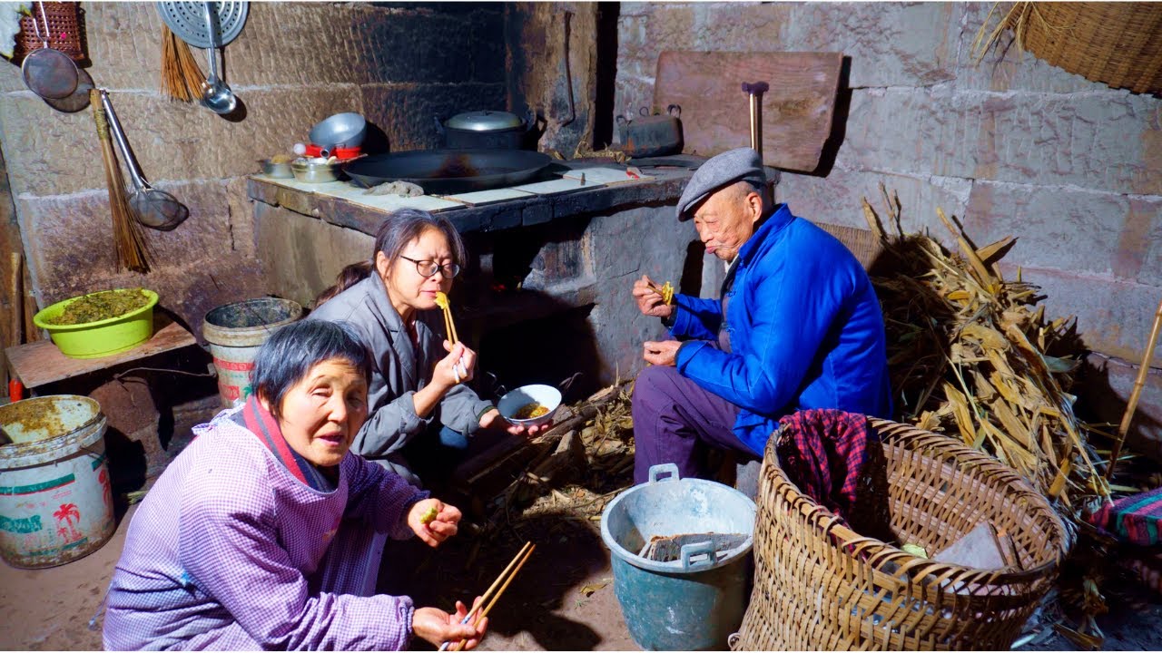 Lasting Traditions of Chinese Rural Life: planting sweet potatoes ...