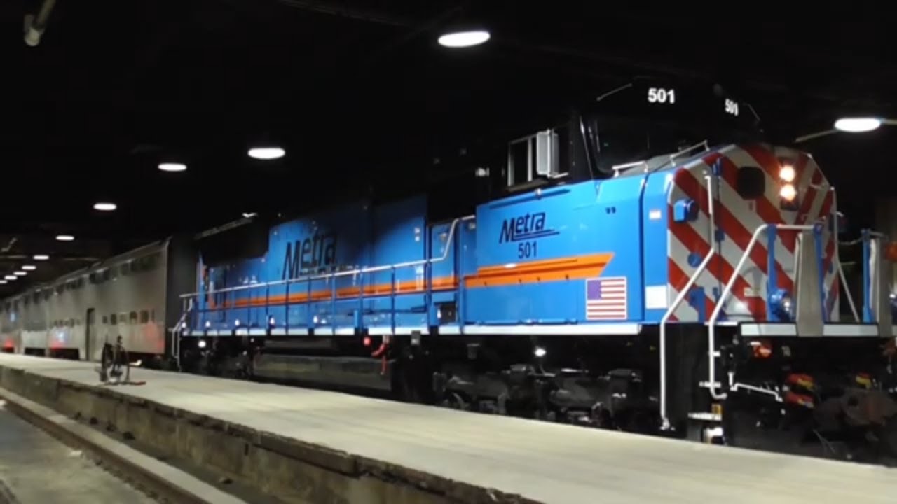 Metra New Locomotives - SDMACH70 Engine 501 - Waiting to Depart Chicago ...