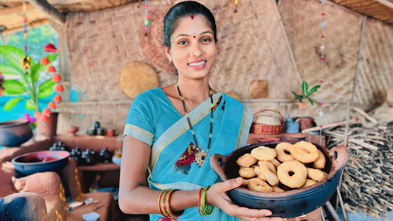 వడ ఇలా చేసారంటే హోటల్లో తిన్నట్టే ఉంటుంది/how to prepare Vada - YouTube