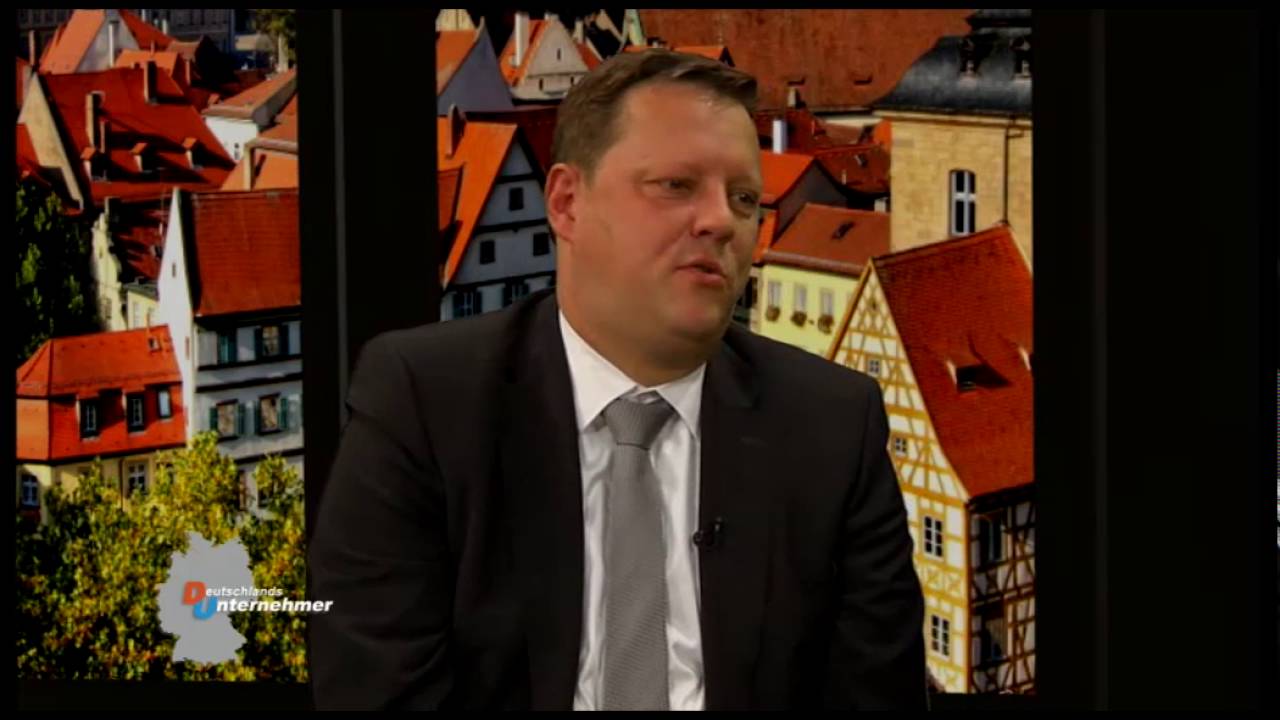 Schwimmer, Journalist, Geschäftsführer: So tickt Michael Tallai - YouTube