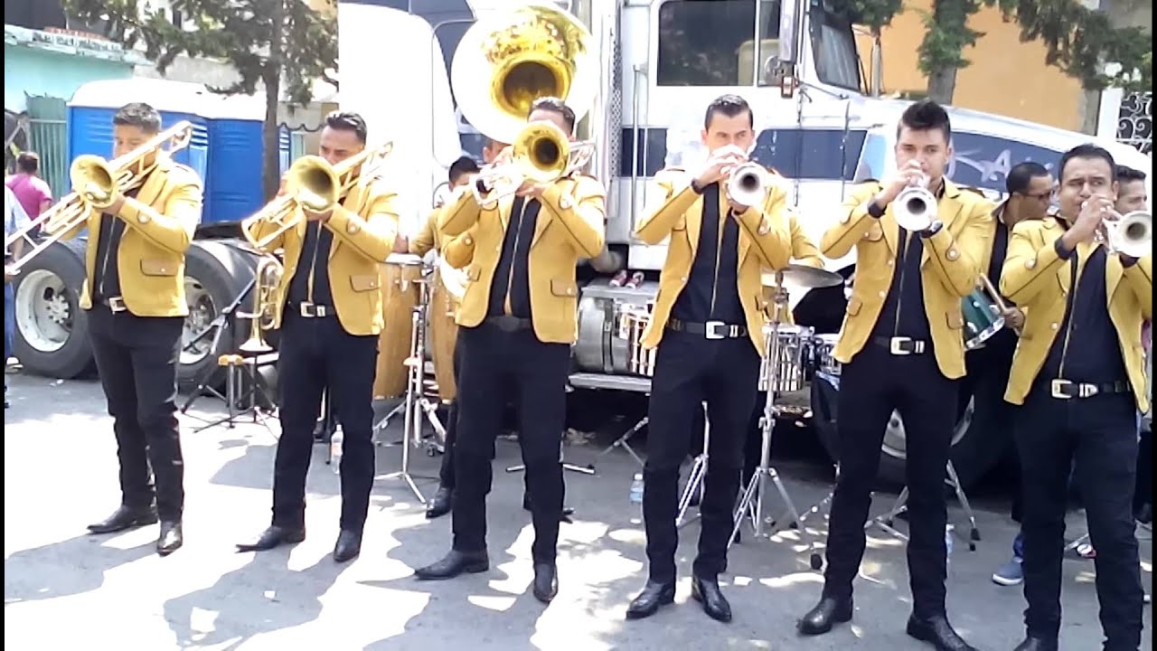 Banda los tecateando conga - YouTube