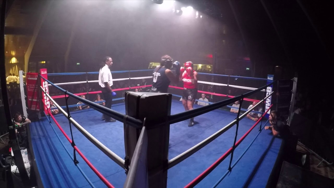 Ultra White Collar Boxing | Crawley | Donna Stoner vs Yasmin Rush - YouTube