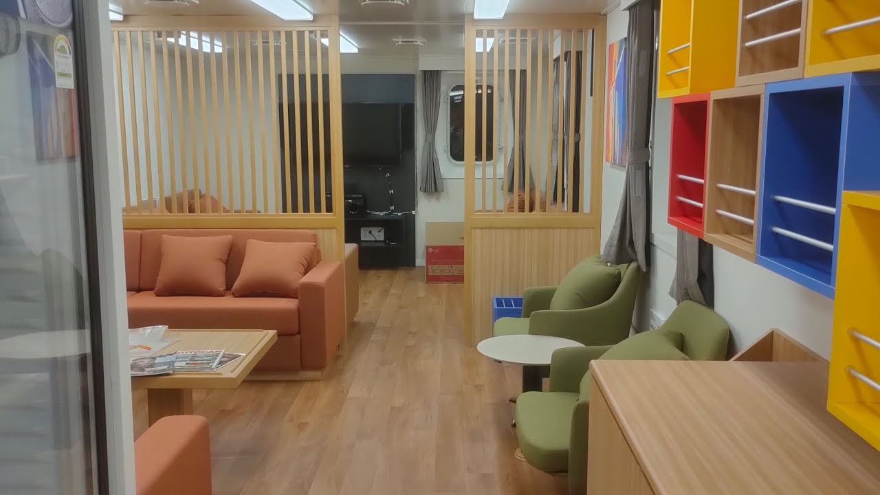 CLUB CLASS NAVY OFFICER'S RECREATION ROOM ON SHIP, EVERYTHING WHAT YOU ...