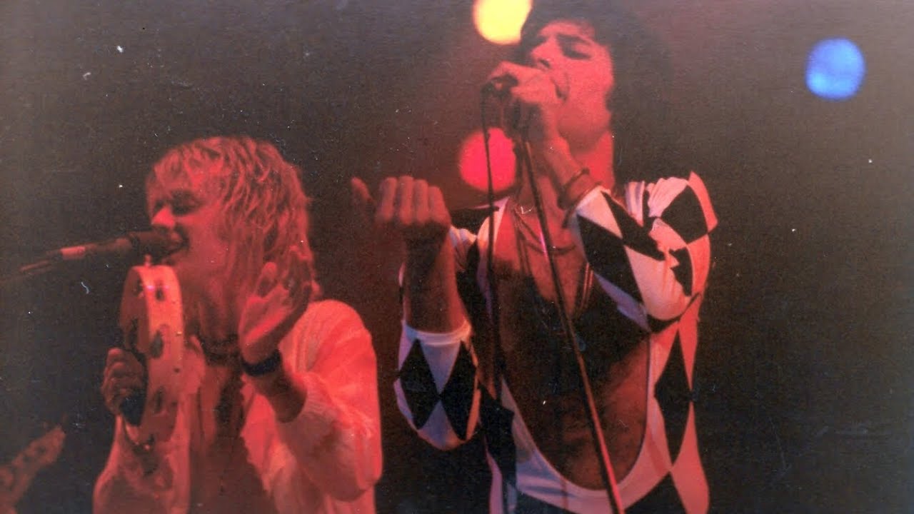Queen Medley Live Copenhagen 1977 - YouTube