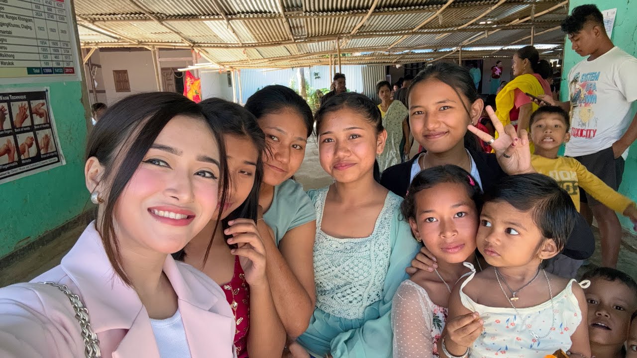 17th Oct, 2023. A few helping hands to the Relief Camp at Kakching ...