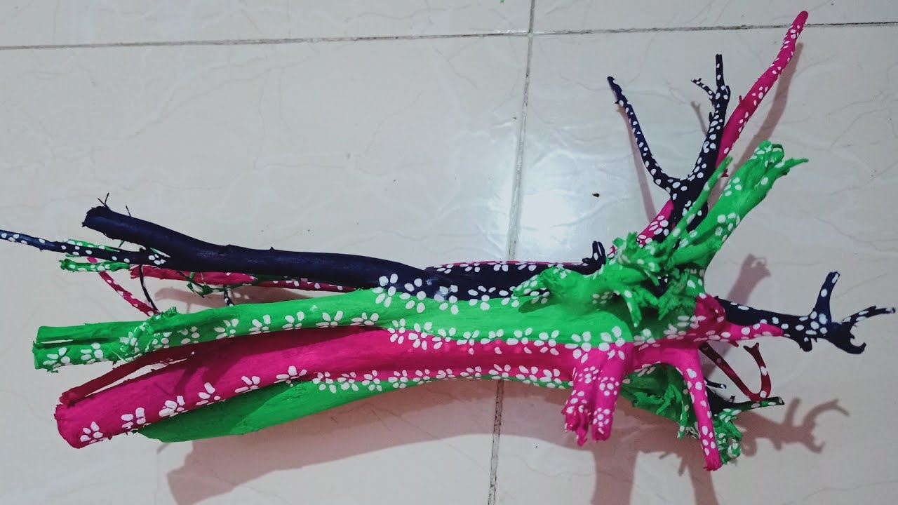 Easy tree trunk painting / How to paint on tree trunk / tree painting ...