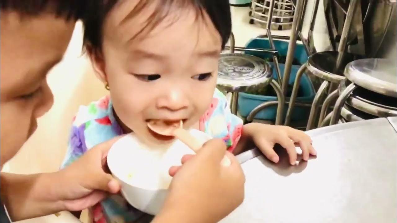 An Khiêm chăm em MinHy - YouTube