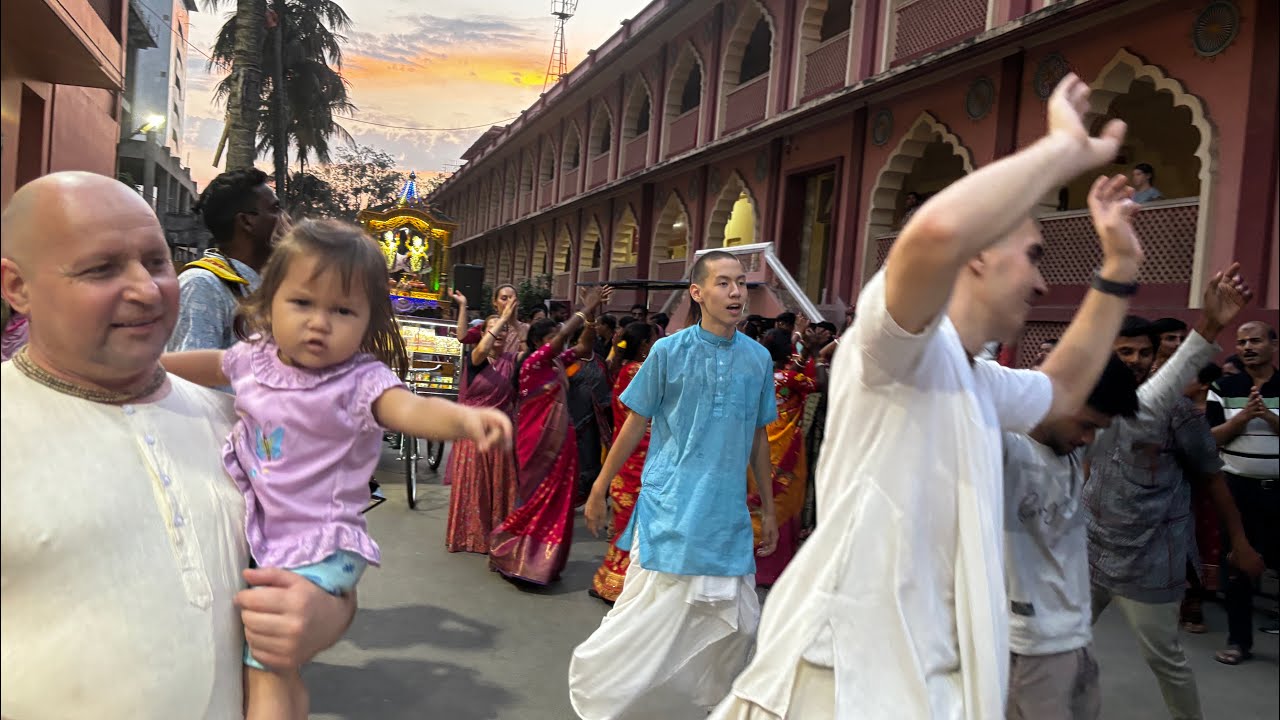 dense of iskcon mayapur devotees বিদেশী ভক্তদের নিত্য - YouTube