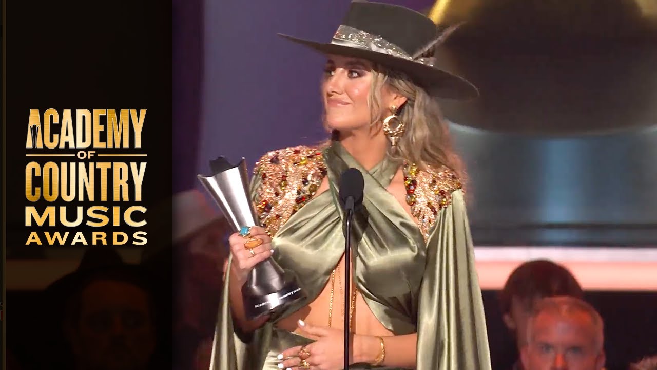 Lainey Wilson Wins Female Artist of the Year | ACM Awards 2023 - YouTube