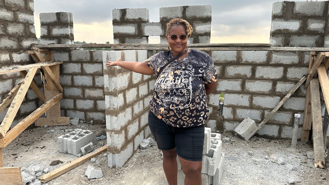 Building in Ghana: Day 2 of block laying/ police searching again - YouTube