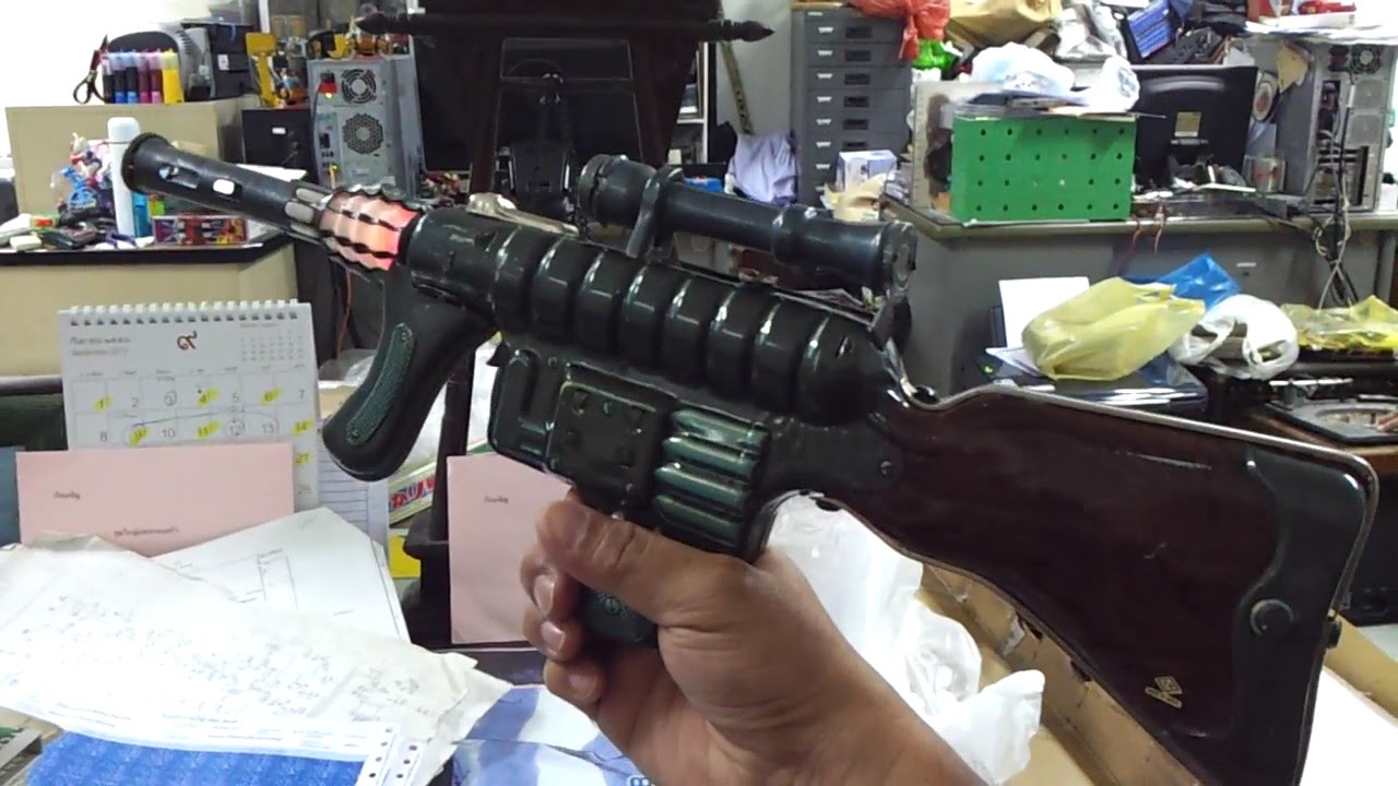 Battery Operated Flashy Ray Gun Nomura Japan - YouTube
