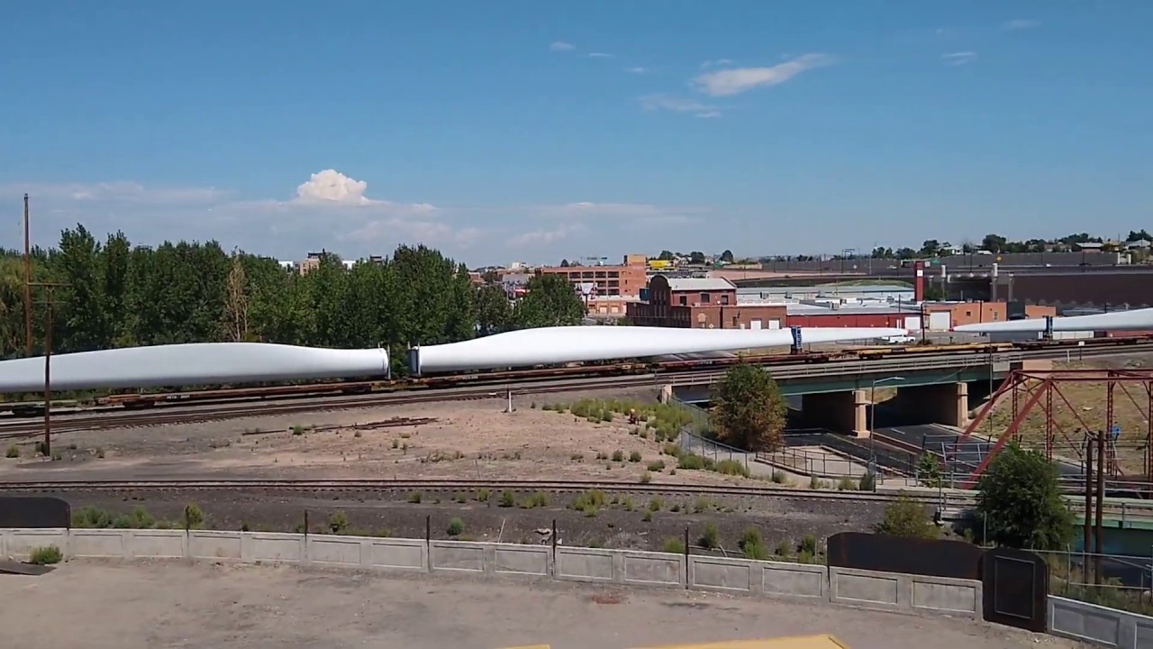 Vestas Single Wind Tower Blades on the Rails - YouTube