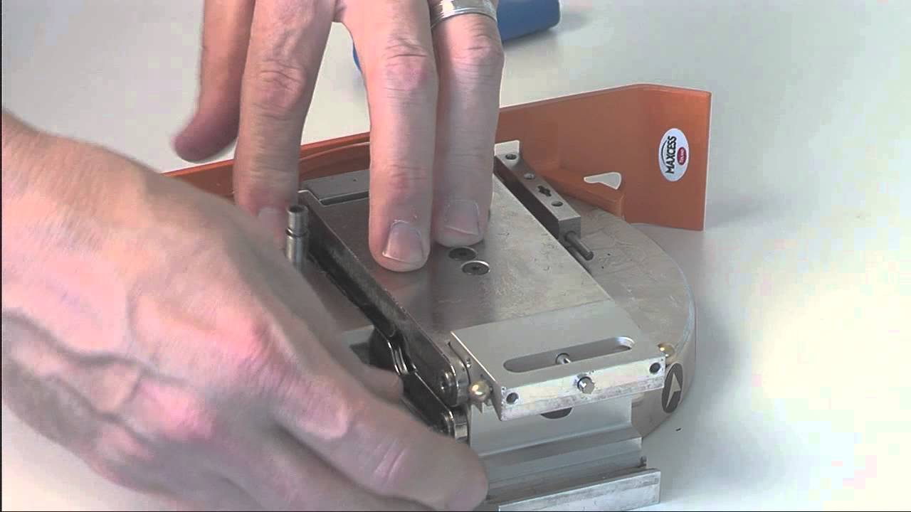 Reversing a Blade Cartridge with the 360 Degree Blade Guard - YouTube