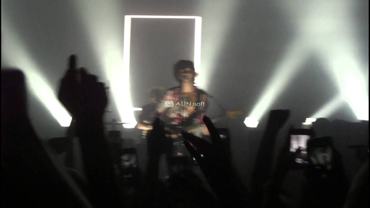 The 1975 - Heart out - YouTube