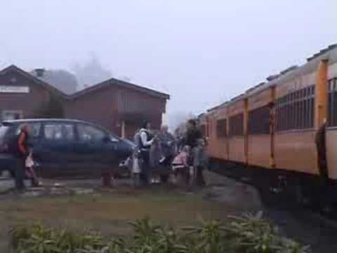 Train at Mosgiel Station - YouTube