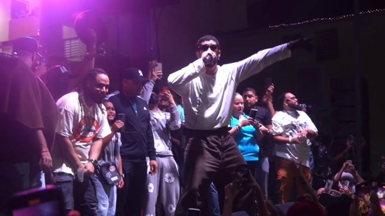Bad Bunny Cantando Monaco En Luis Lloren Torres Puerto Rico - YouTube