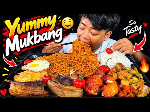 Hot spicy Korean noodles pork bellies chicken legs piece and egg Mukbang 