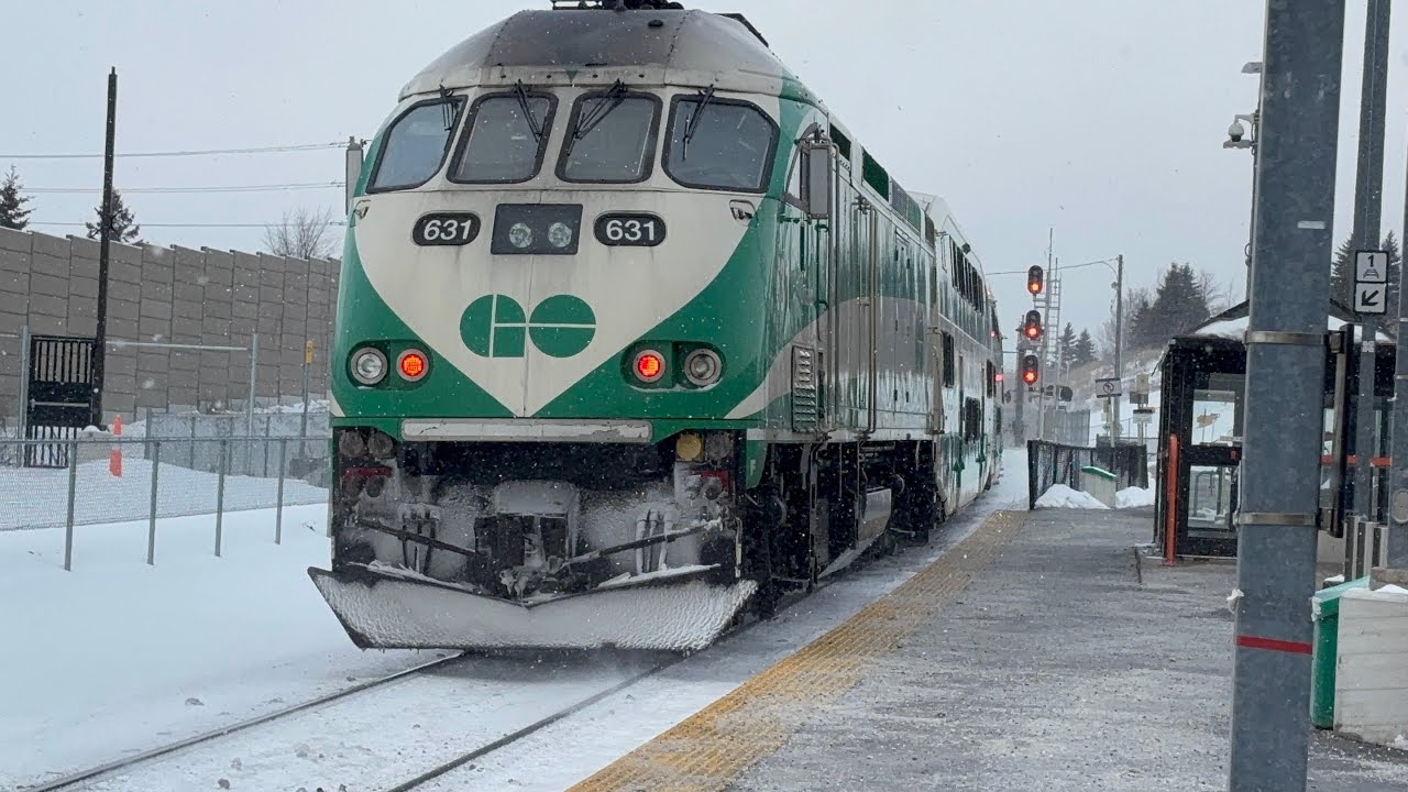 Go trains and a CN at Maple Go Station - YouTube
