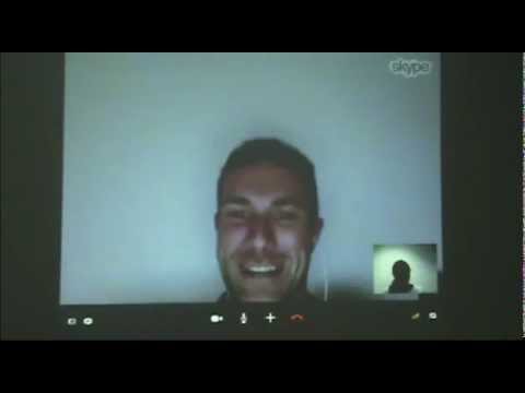 Tassilo Ippenberger de Pan-Pot saludando a los lectores de Publimetro ...