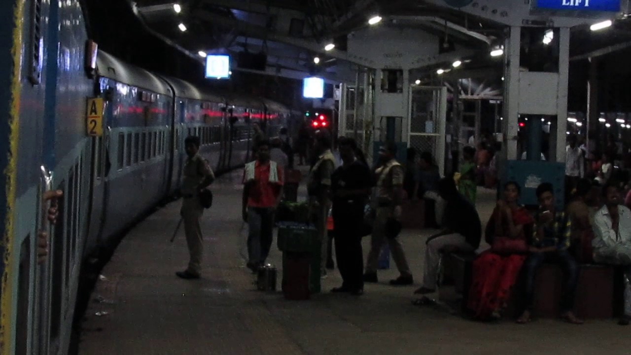 Charminar Express departing from Vijayawada Junction, Andhra Pradesh ...