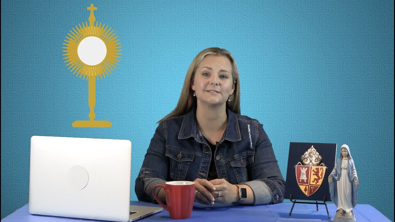 Why do Catholics Bow at the Altar? - YouTube